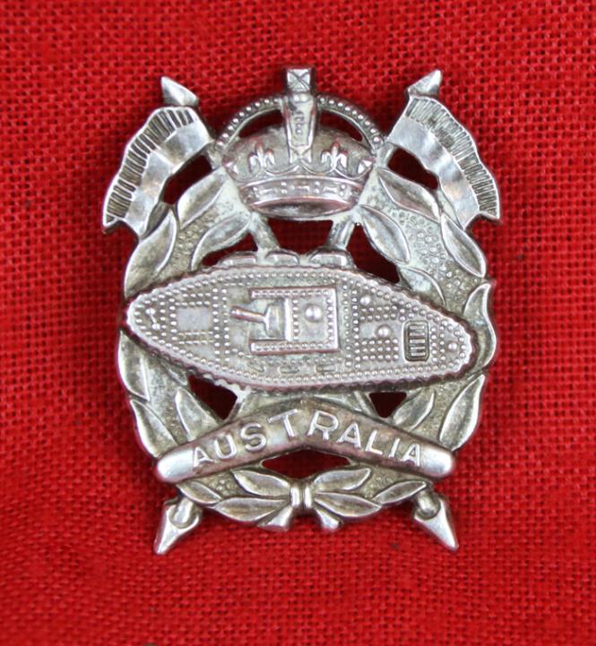 The Lanes Armoury | Royal Australian Armoured Corps Headress Insignia ...